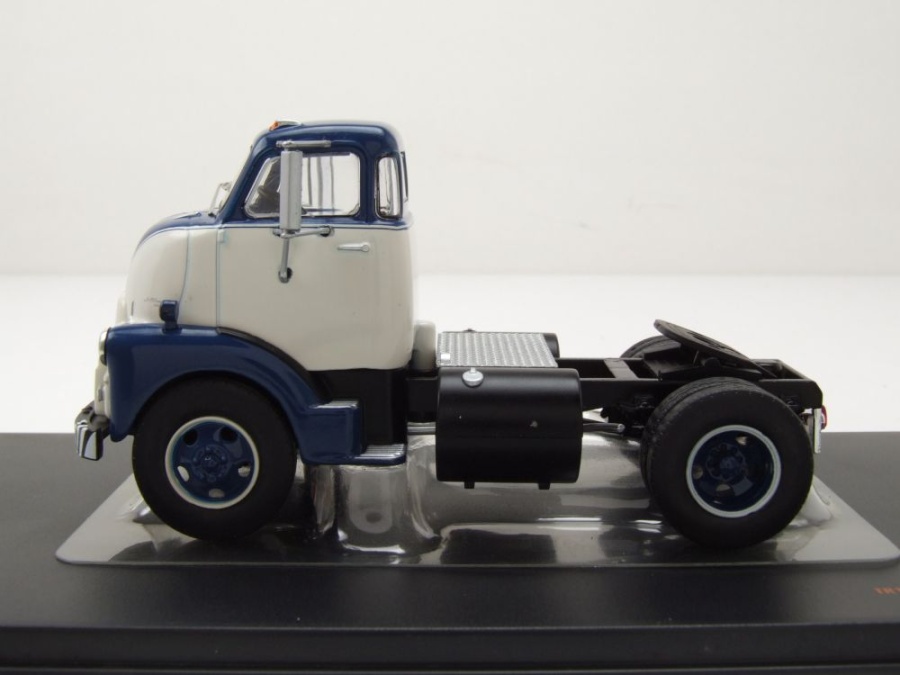 Modellauto GMC 950 COE Zugmaschine 1954 weiß blau 1:43 ixo models bei ...