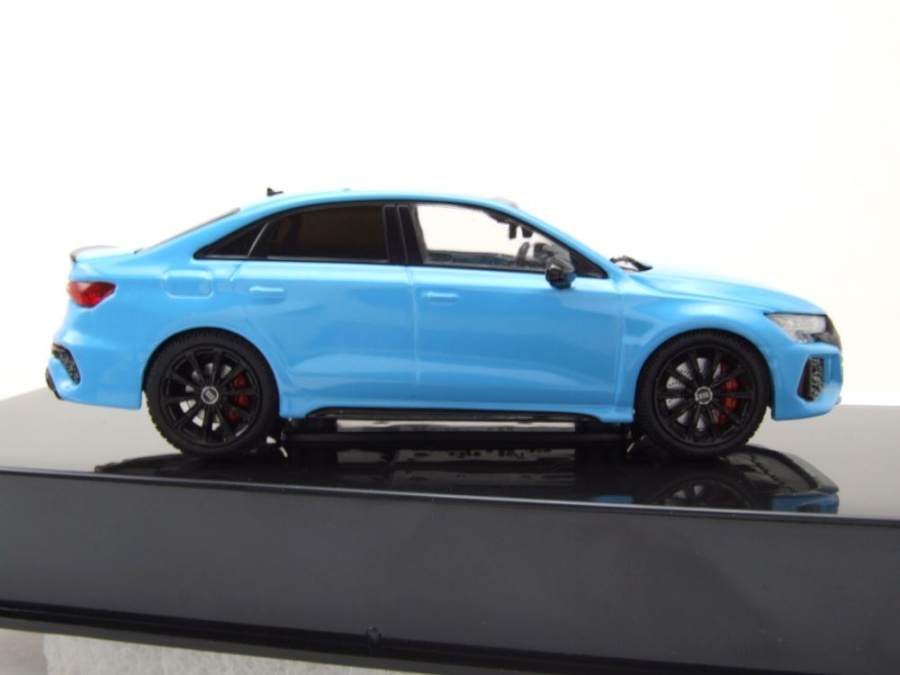 Modellauto Audi RS3 2022 hellblau metallic 1:43 ixo models bei ...