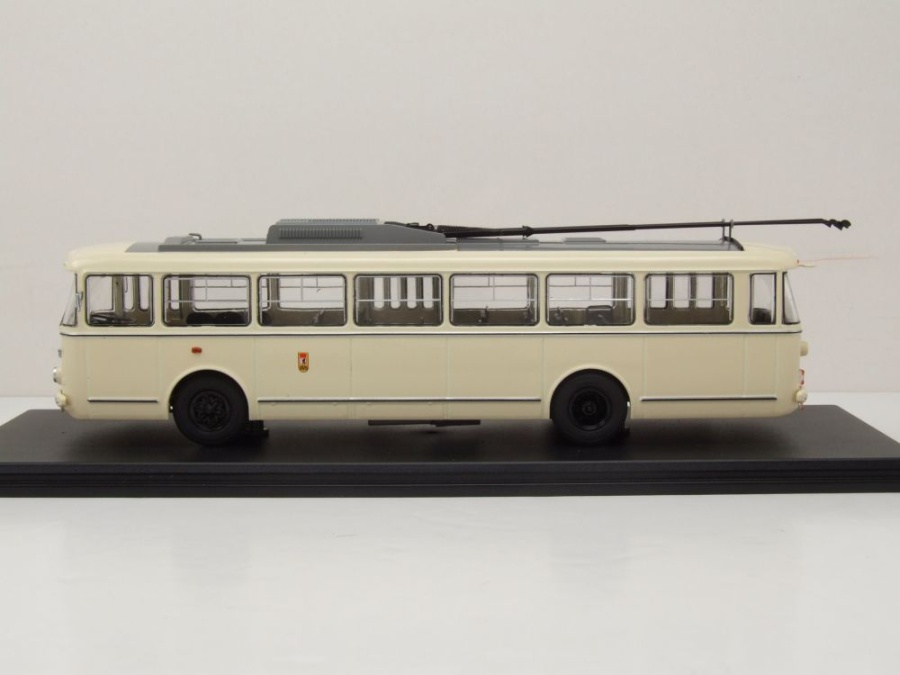 Skoda 9TR Bus BVG Berliner Verkehrsbetriebe beige Modellauto 1:43 Premium ClassiXXs, 109,50