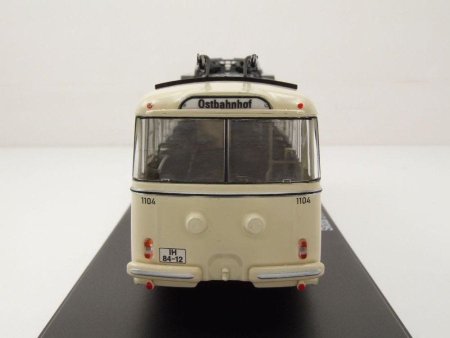 Skoda 9TR Bus BVG Berliner Verkehrsbetriebe beige Modellauto 1:43 Premium ClassiXXs, 109,50