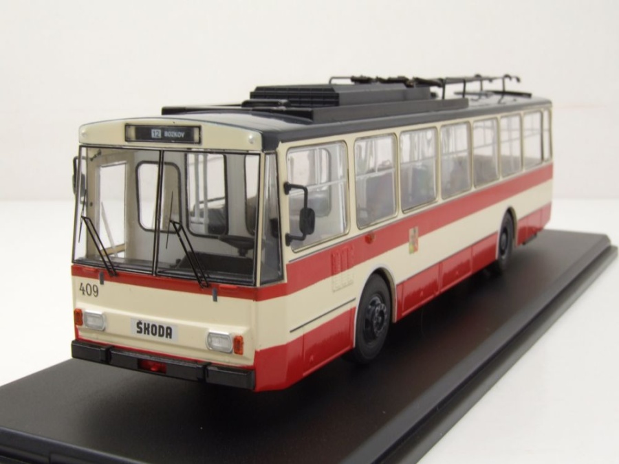 Skoda 9TR Bus BVG Berliner Verkehrsbetriebe beige Modellauto 1:43 Premium ClassiXXs, 109,50