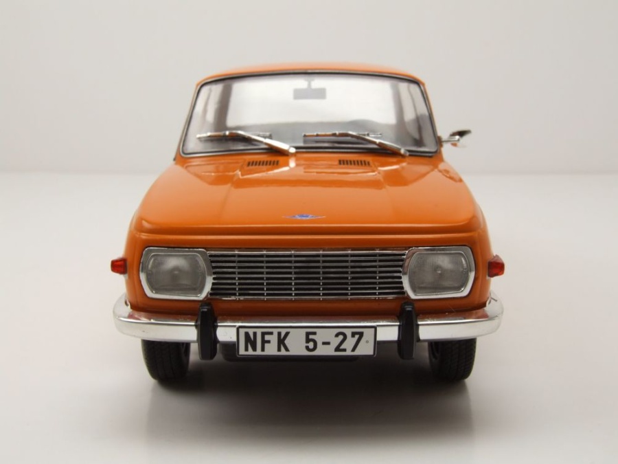 Modellauto Wartburg 353 1967 orange 1:18 MCG bei Modellautocenter, 64,50